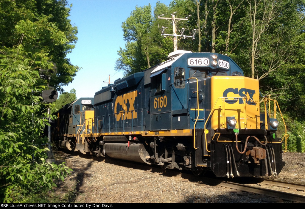 CSX GP40-2 6160 leads C964-19 down the Fairless Branch